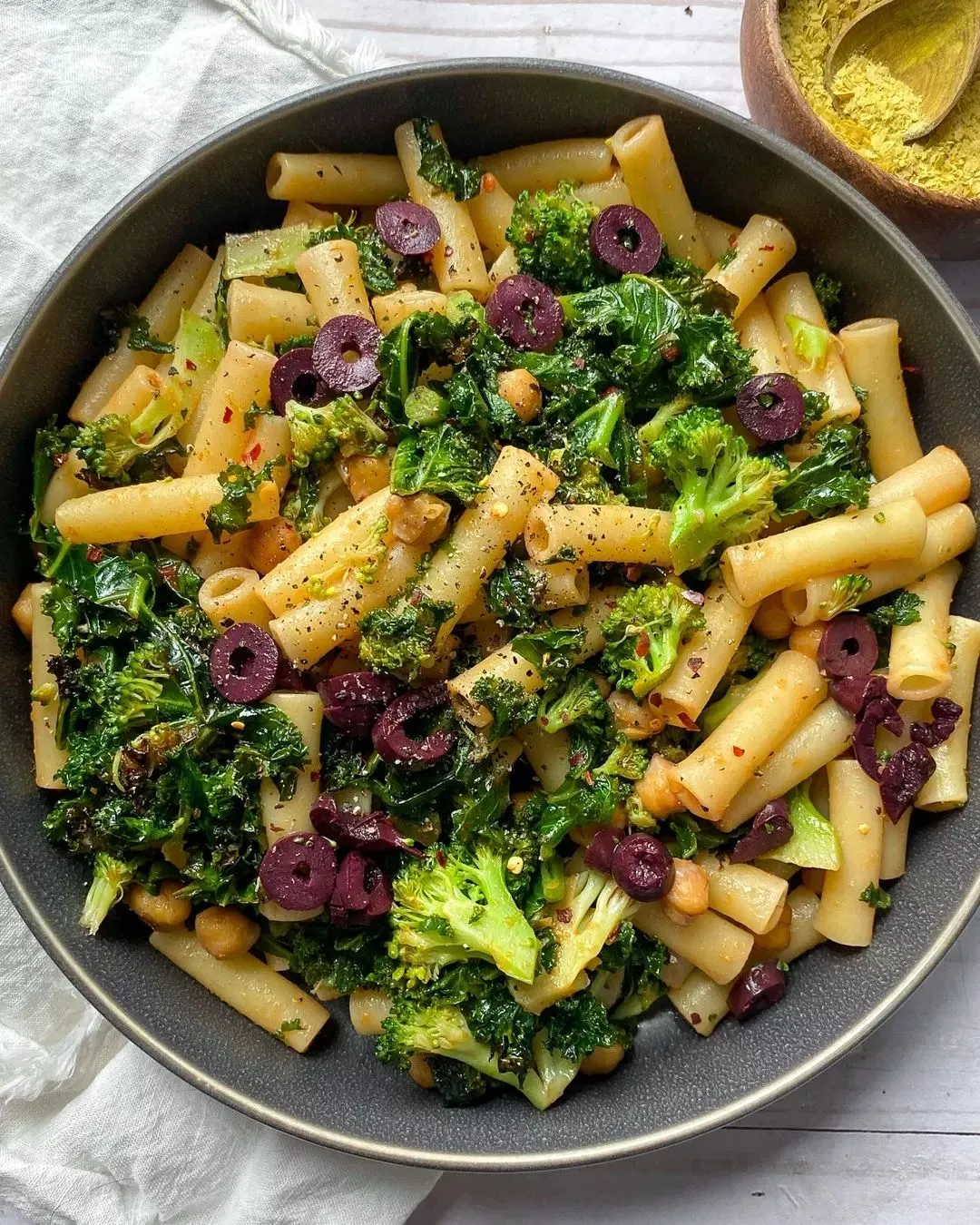 Vegan Ziti with Broccoli and Kale - Easy Vegan Recipes